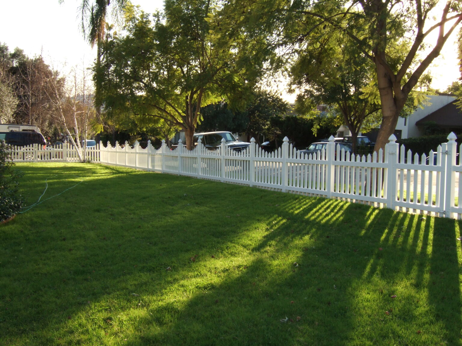 Vinyl Picket Fences for Front Yard - White Privacy Picket Fence LA