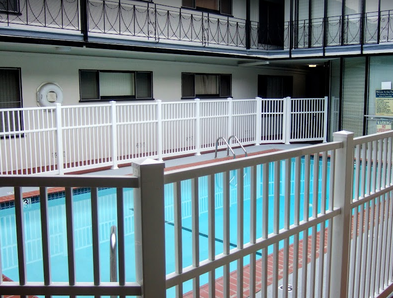 Vinyl Pool Fencing: Elegant and Safe Pool Area Solution