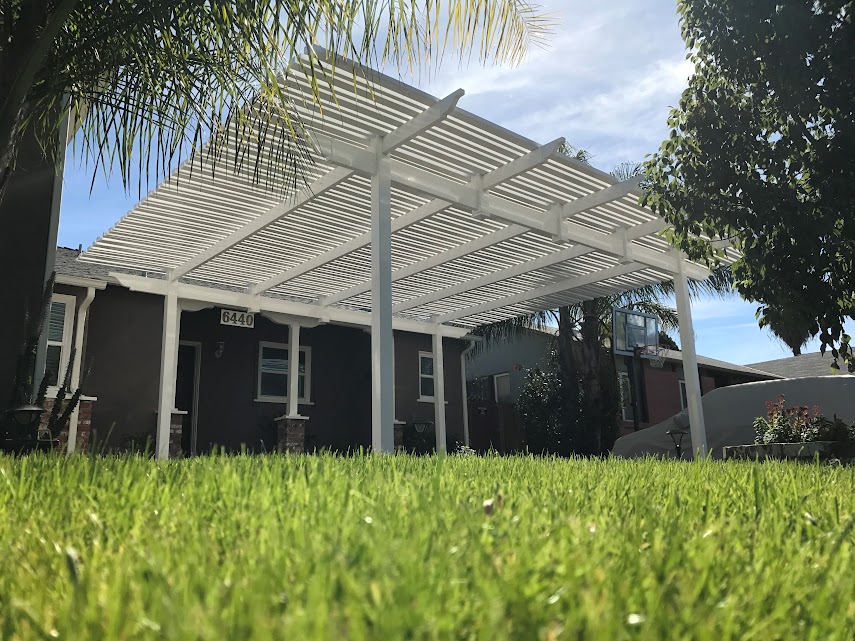 Plastic Patio Covers: 7 Advantages for Your Outdoor Space